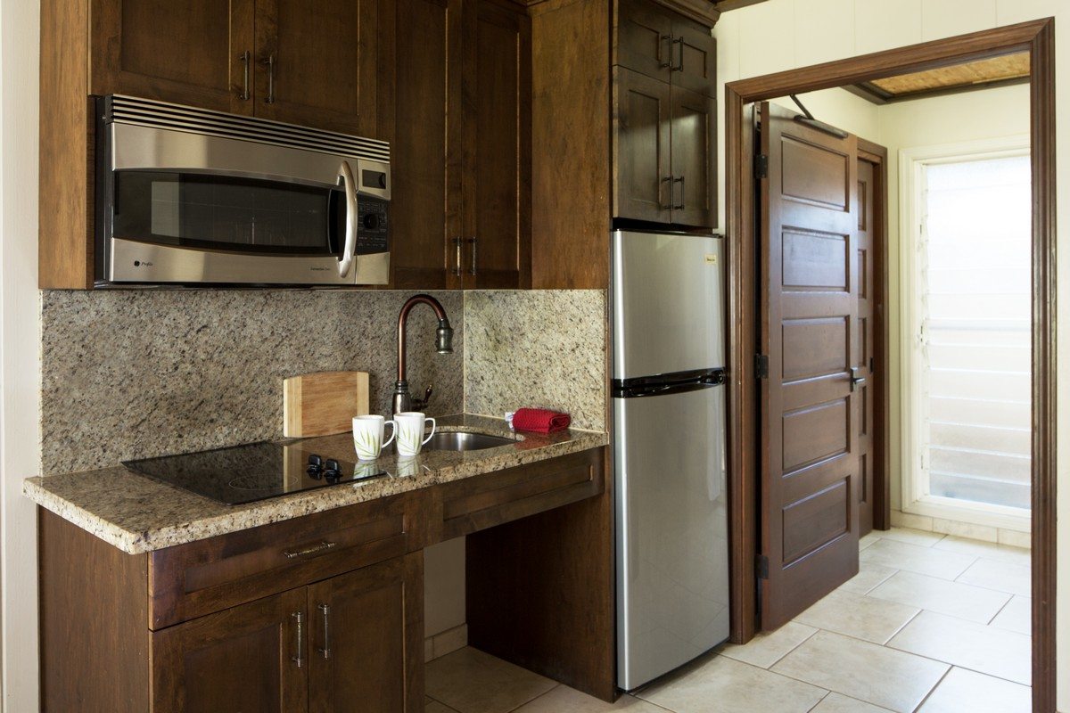 Handicap Accessible Room - Kitchen – The Mauian on Napili Bay